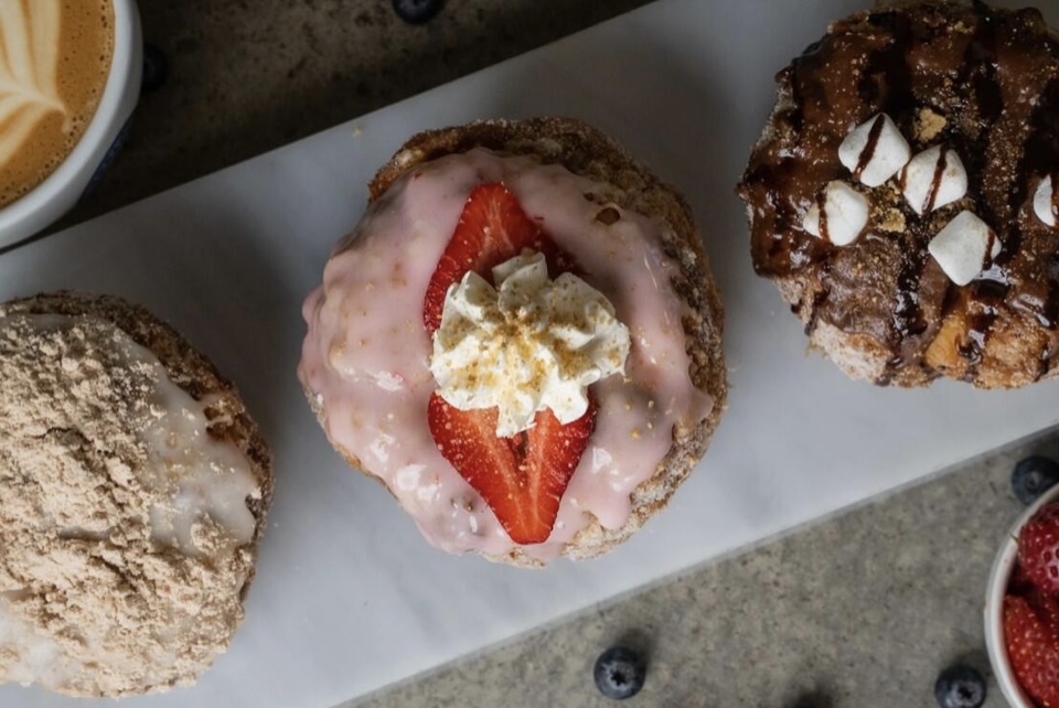 DOOOONNUUUTS – Look at These Donuts Coming to Clarksville! | WCVQ-FM : Q108